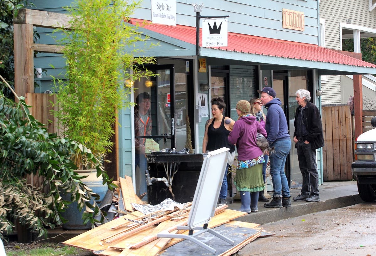 Flood Aftermath: Cleanup Underway In Sonoma County (PHOTOS) | Petaluma ...