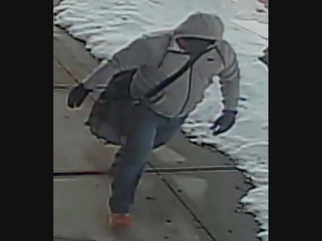 Gunman Sought In Jewelry Store Robbery West Haven Police West Haven