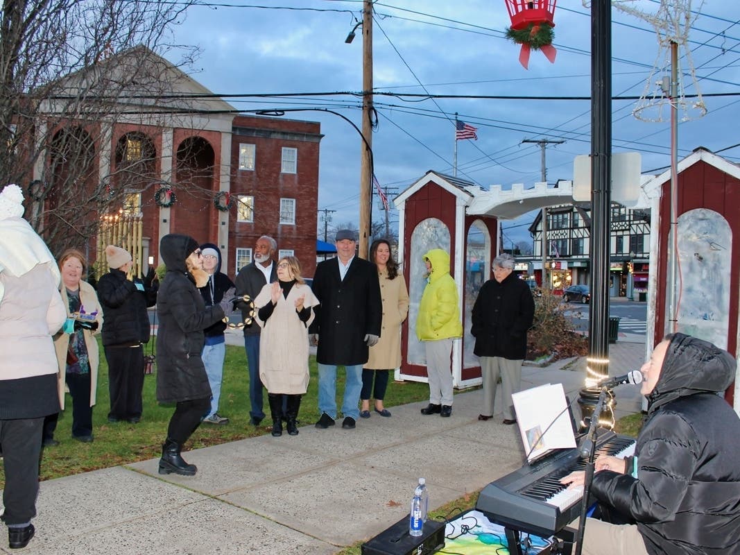 West Haven Menorah Lighting Marks 5th Night Of Hanukkah | West Haven ...