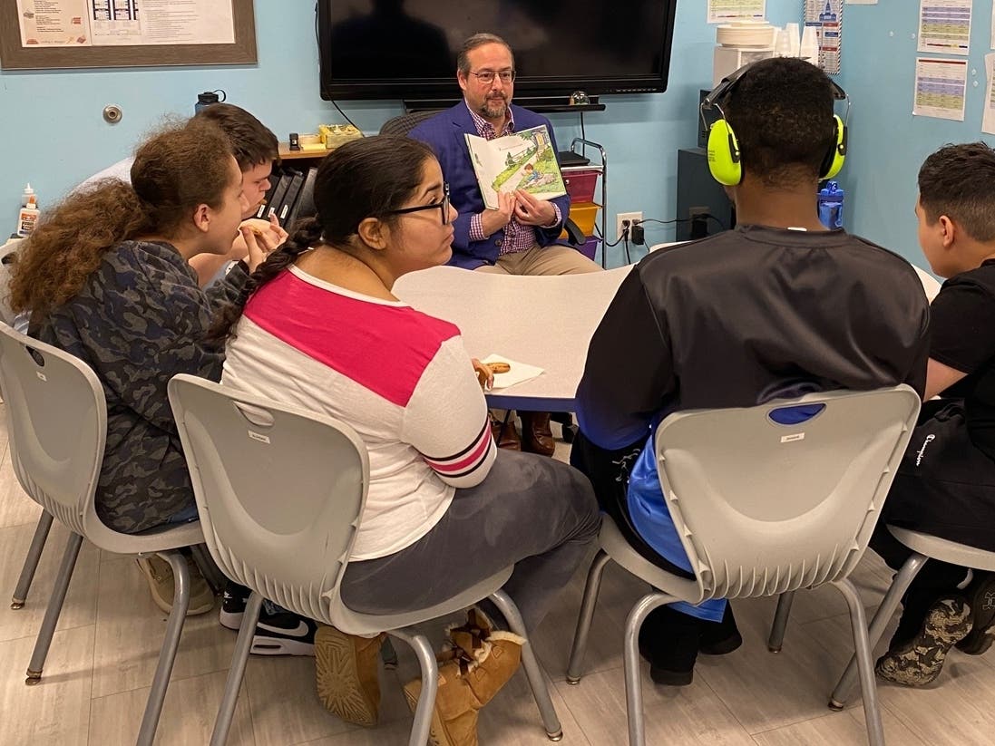 Mayor Cervoni Visits Special Needs School In Wallingford | Wallingford ...