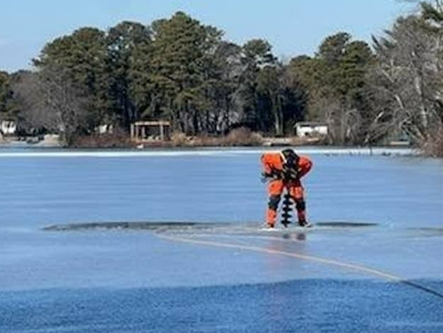 Frozen Lake Offers Brick Police An Ice Rescue Training Opportunity ...