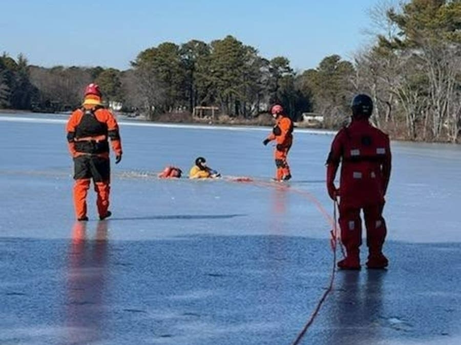 Frozen Lake Offers Brick Police An Ice Rescue Training Opportunity ...