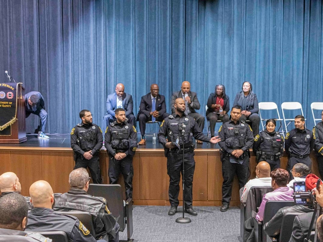 Wave Of New Police Officers Meet Their Community In Newark: VIDEO ...