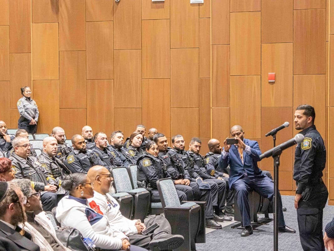 Wave Of New Police Officers Meet Their Community In Newark: VIDEO ...
