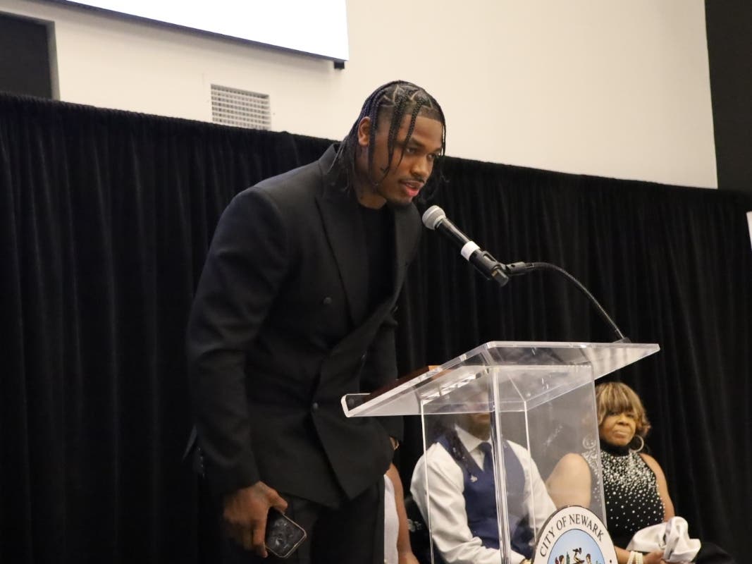 Football Star Gets 'Key To City' In Newark; Al-Quadin Muhammad Honored ...