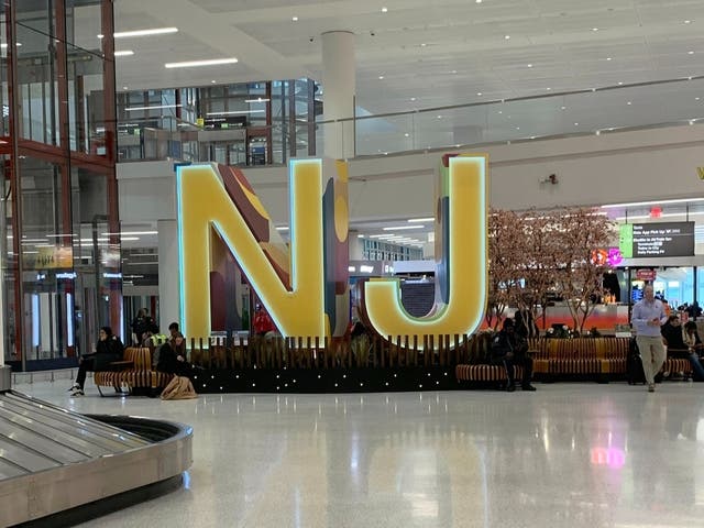 'Chaos' At Newark Airport After More Flight Delays (Here's The Cause ...