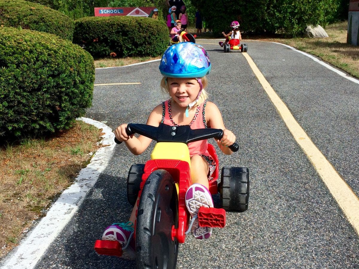 Burlington Tots Learn Back to School Safety with Burlington Police ...