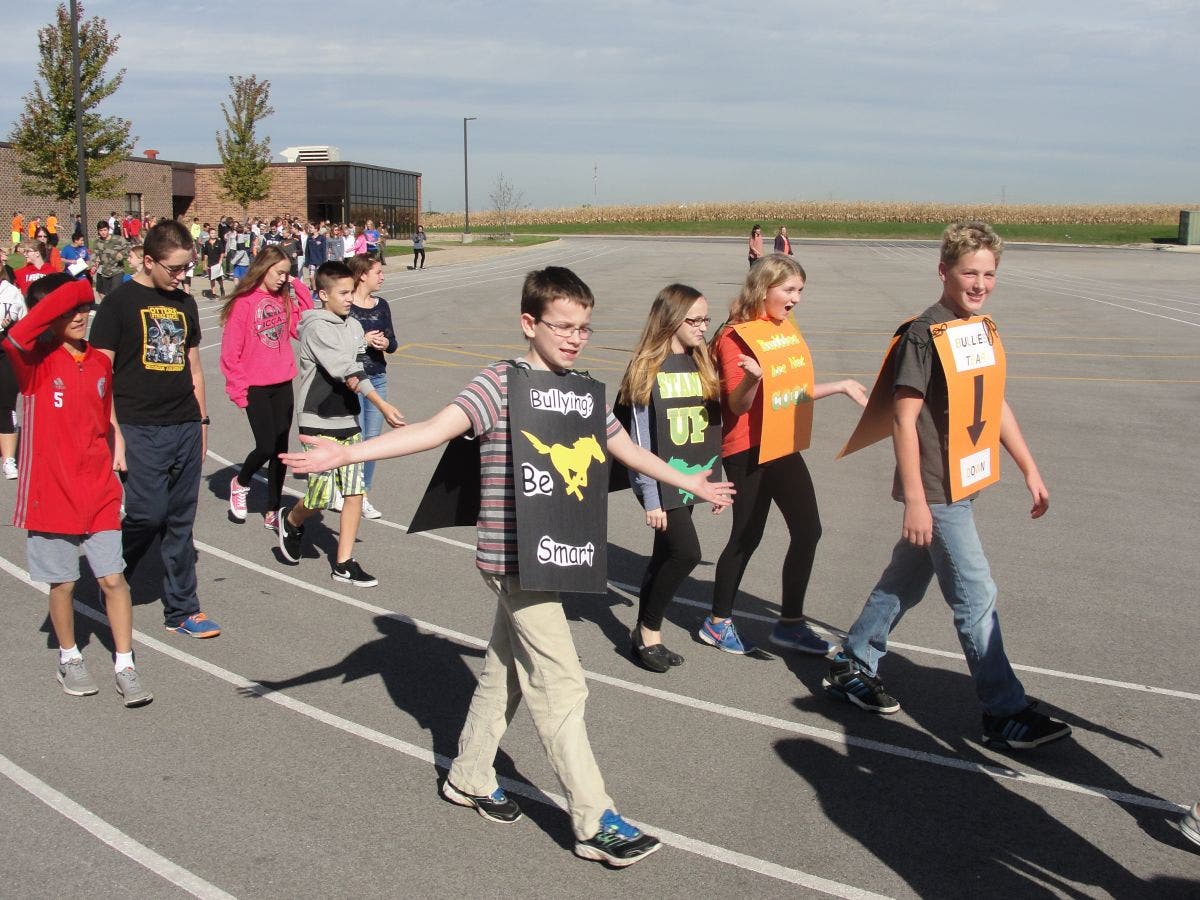 Homer Junior High students take stand against bullying | Homer Glen, IL ...