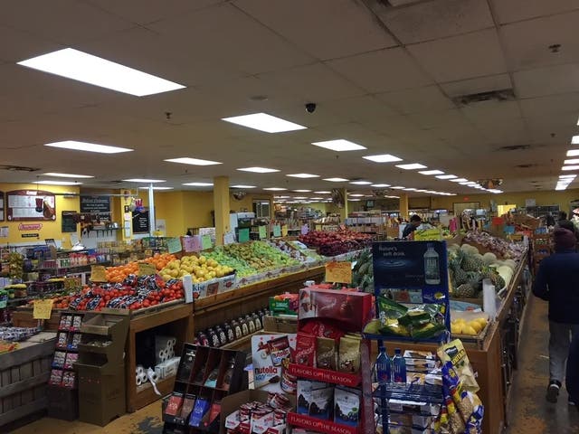 Walmart, Green Market: Christmas 2022 Grocery Store Hours In Secaucus ...