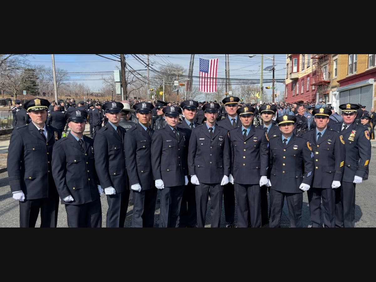Middletown Police Attend Funeral Of Slain Newark Police Officer ...