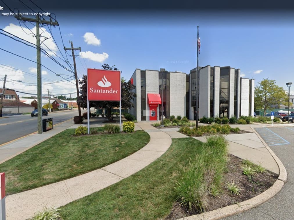 Man Exposed Himself At Secaucus Bank, Police Say | Secaucus, NJ Patch