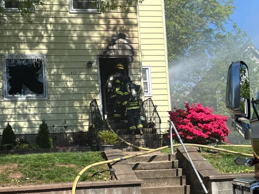 2 Dogs Die, Family Of 3 Displaced After Westfield House Fire ...