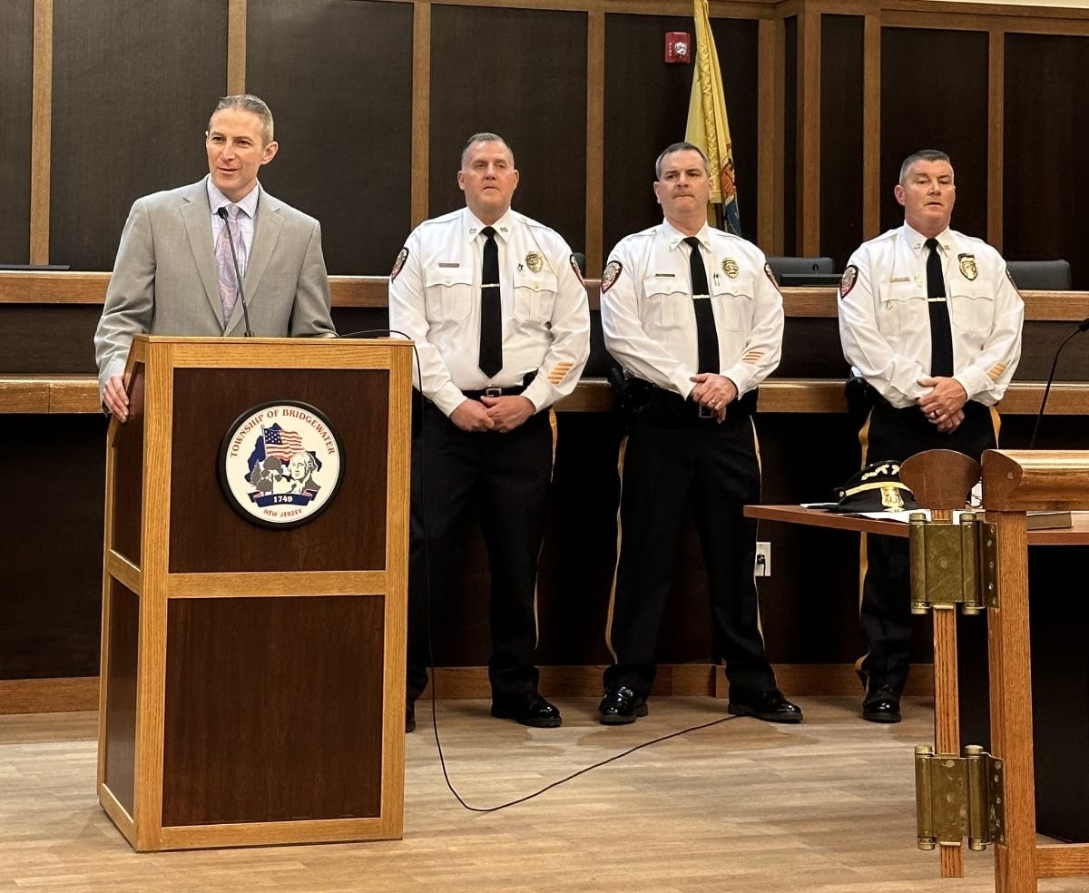 2 Officers Promoted, 2 Lieutenants Retire In Bridgewater | Bridgewater ...