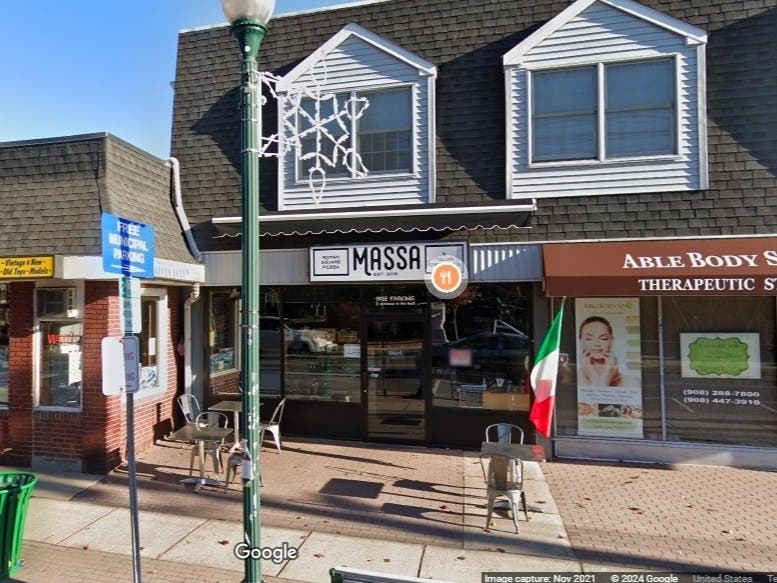 Barstool's Dave Portnoy Reviews Pizza At Massa In Scotch Plains ...