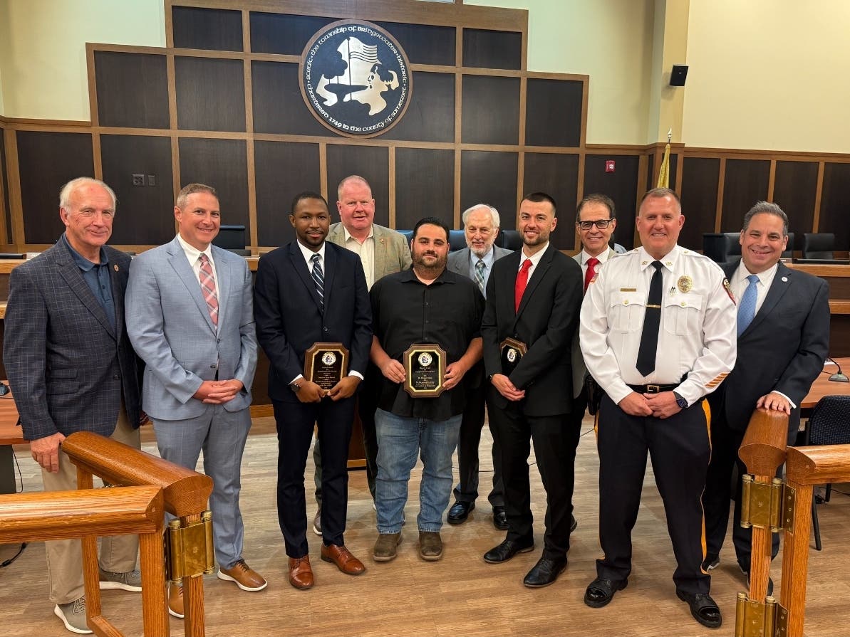 Detectives, Good Samaritan Honored For Heroic Floodwater Rescue In ...