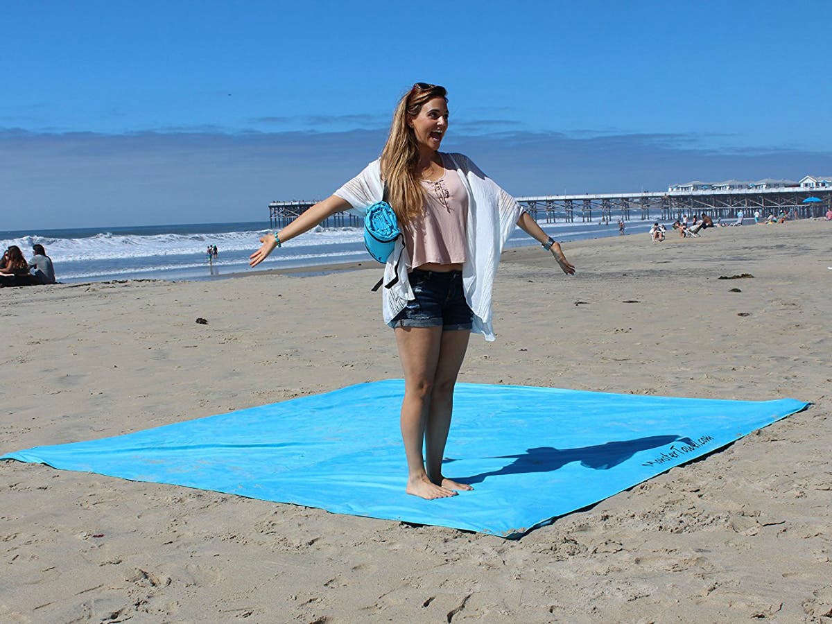 We Found The World s Biggest Beach Towel DealTown US Patch We Found The World s Biggest Beach Towel DealTown US Patch