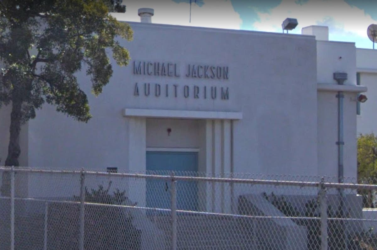 Hollywood School Conflicted About Its Michael Jackson Auditorium ...
