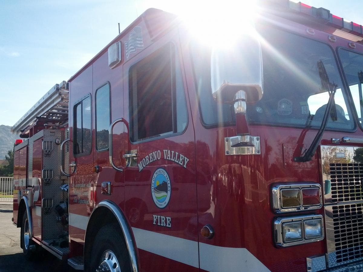 Fire Breaks Out Adjacent to Moreno Valley Mall, Prompting 60 Freeway ...