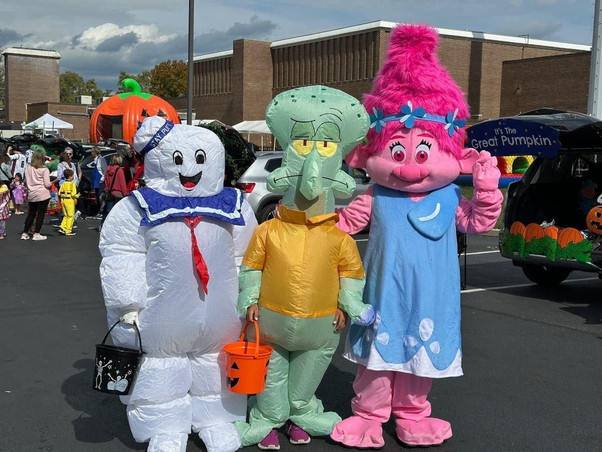 Hundreds of Families attend the NSYMCA Fall Fest 'Trunk or Treat ...