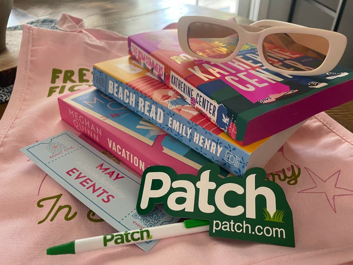 Summer Beach Bag Giveaway With In Bloom Bookery: Contest Winner ...
