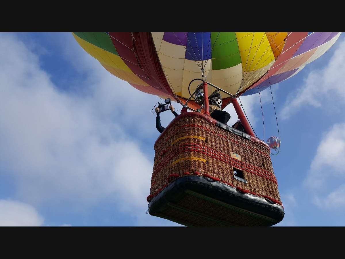 Robin Thicke Headlines At RivCo Hot Air Balloon Festival | Palm Desert ...