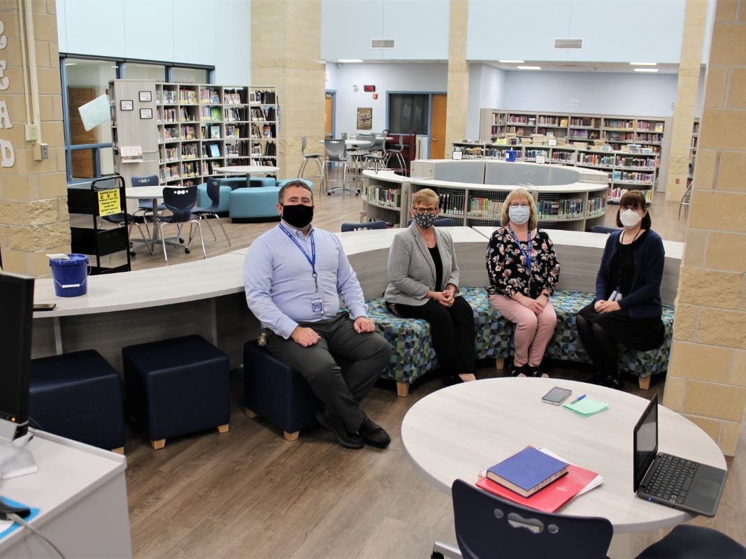 Troy Middle School library receives major renovation | Joliet, IL Patch