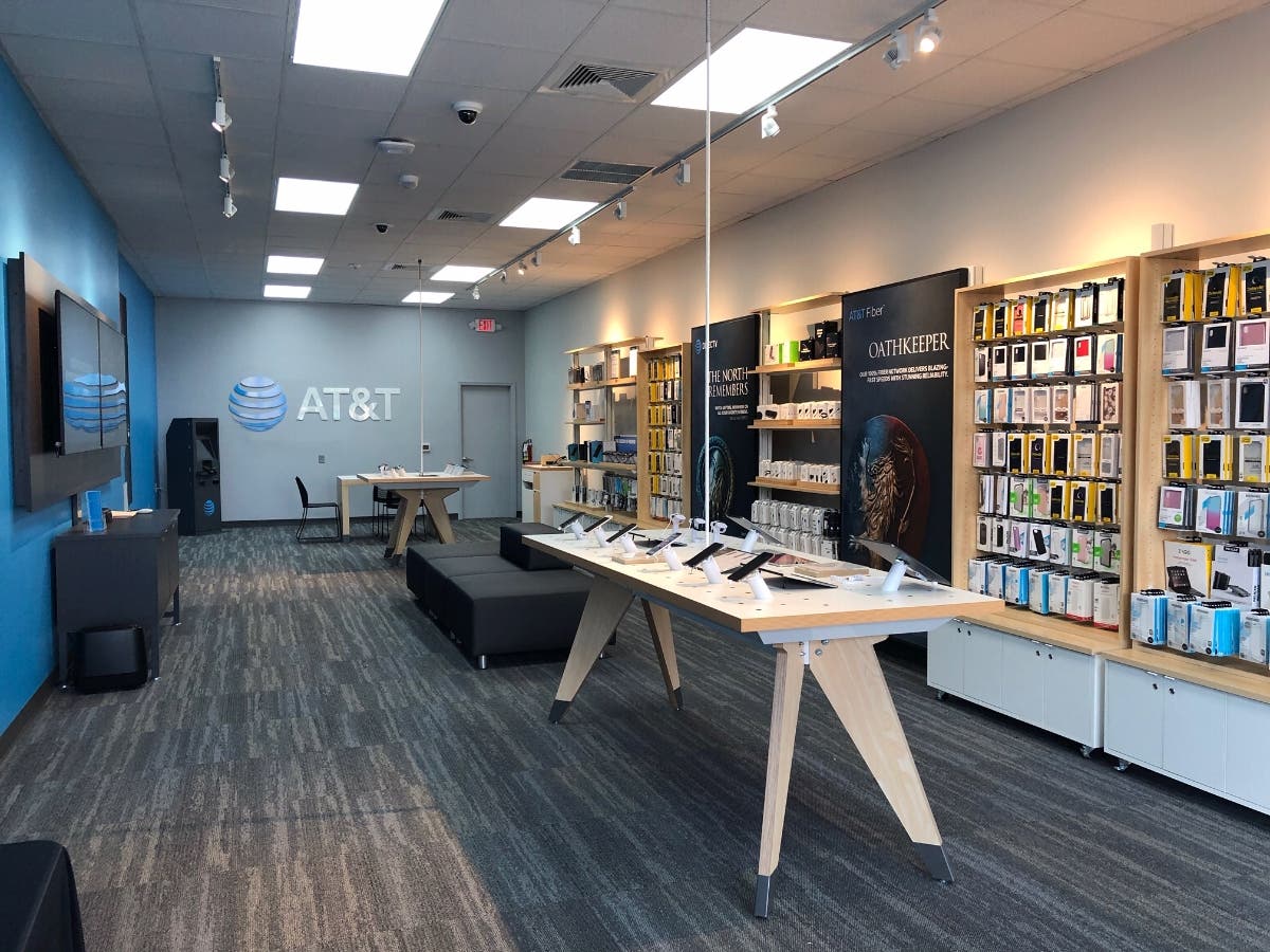 First South Florida AT&T Retail Studio Opens in Miami Gardens | Miami ...