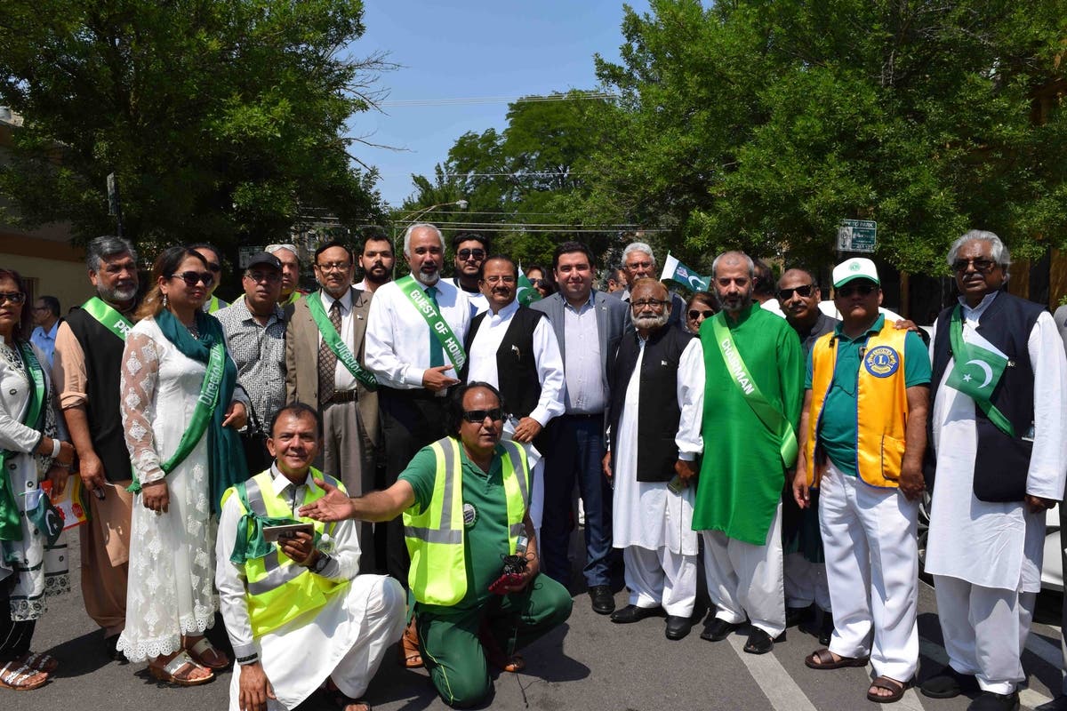 Thousands Celebrate Pakistan's Independence at Devon Ave Chicago | Des ...