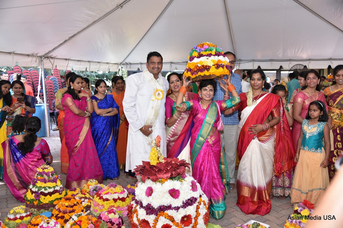 Batukamma, Telangana's Floral Festival celebrated with traditional ...