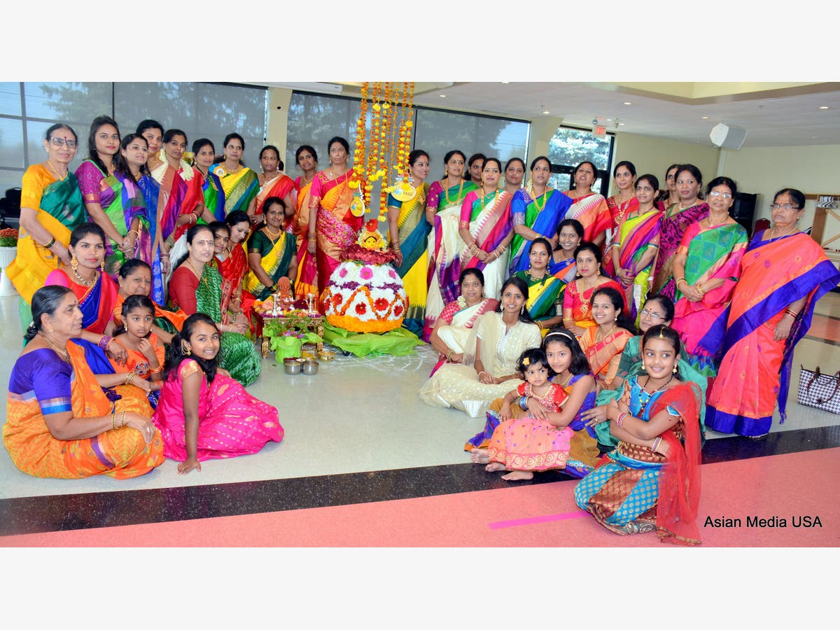 Batukamma, Telangana's Floral Festival celebrated with traditional ...