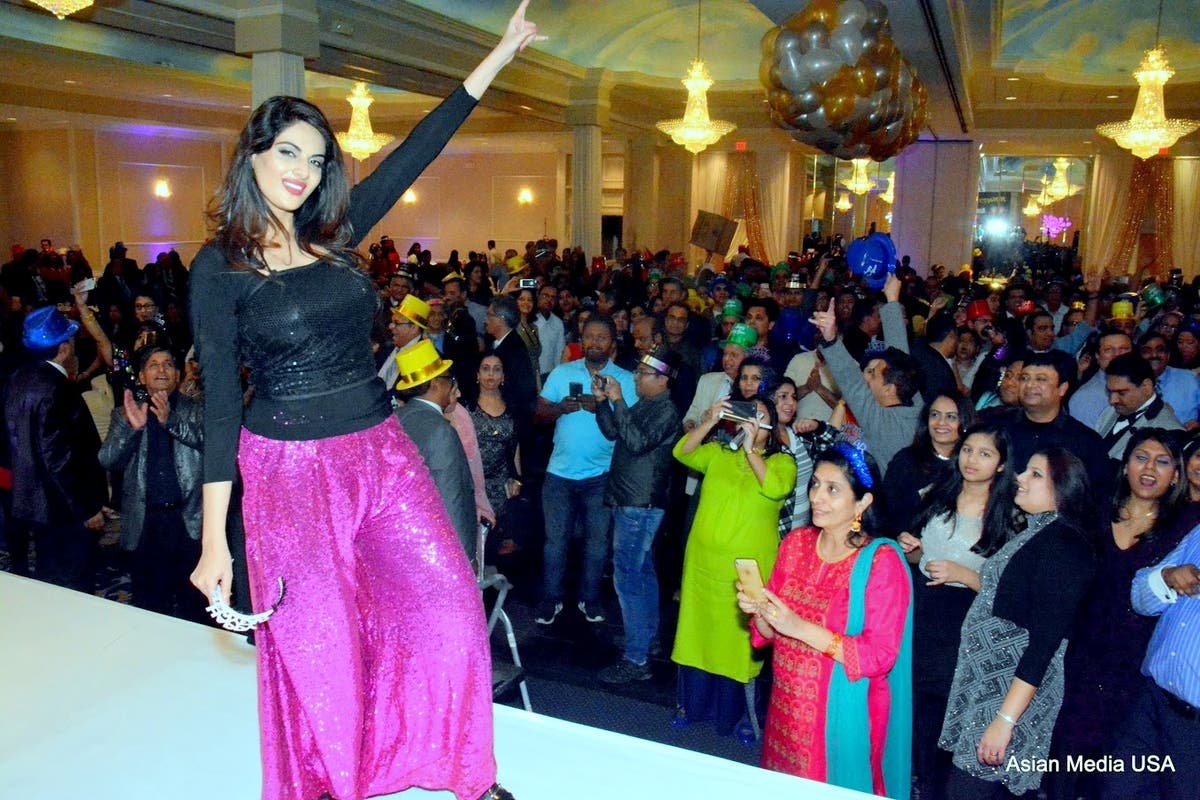 Bollywood actress Jinal Pandya lights up New Year event | Chicago, IL Patch