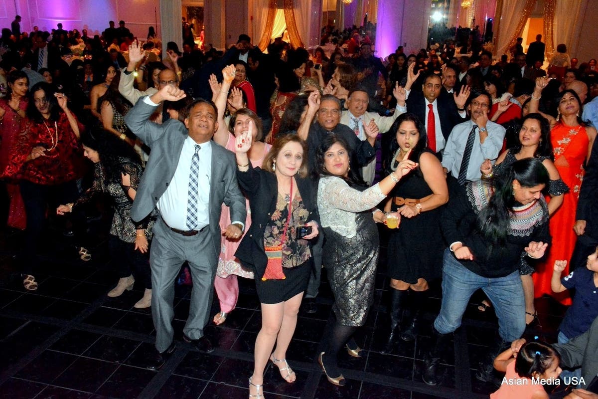 Bollywood actress Jinal Pandya lights up New Year event | Chicago, IL Patch