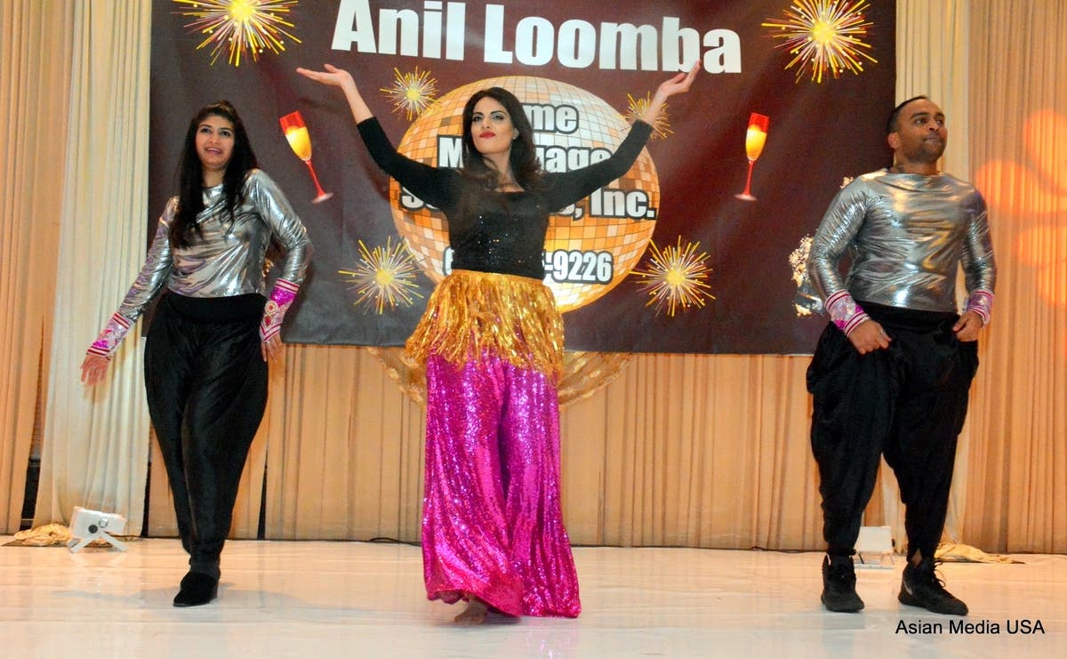 Bollywood actress Jinal Pandya lights up New Year event | Chicago, IL Patch