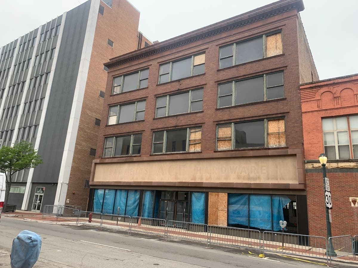 Downtown Joliet Empty Barrett's Hardware Now A Sad State Of Affairs ...