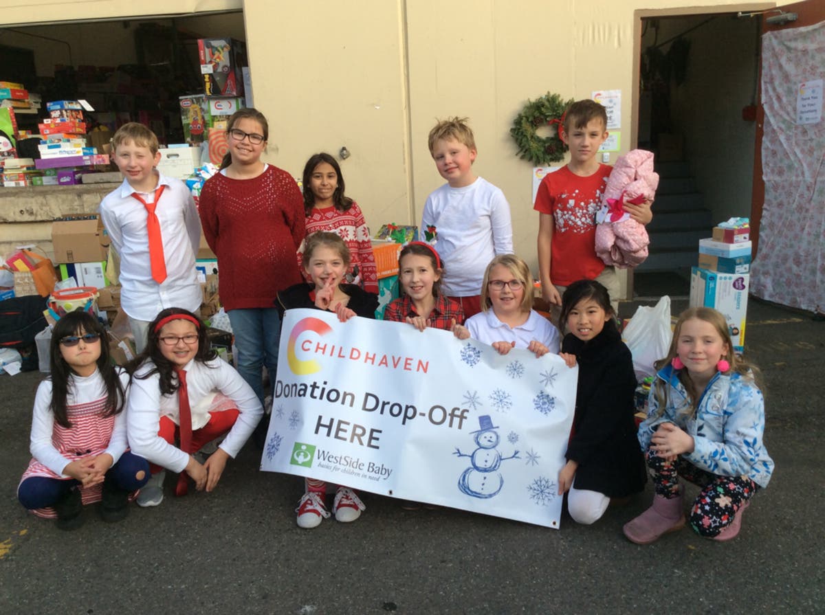 Students from Evergreen Academy™ Elementary School Deliver Gifts ...