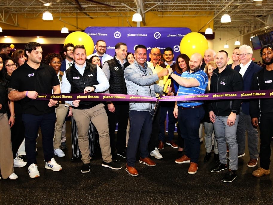 Planet Fitness - Orange Celebrates Over Two Decades on Post Road ...