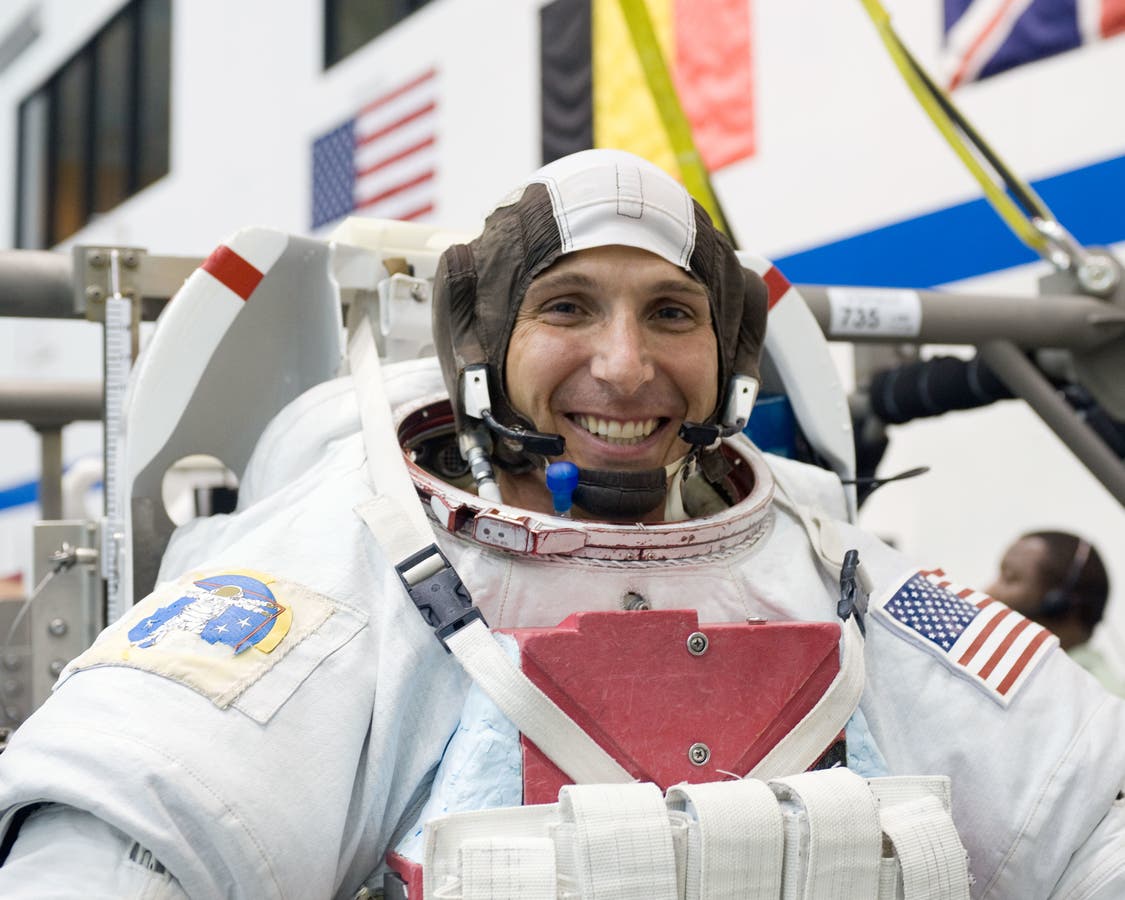 Two Missouri Astronauts Chosen To Fly SpaceX's Dragon | St. Louis, MO Patch