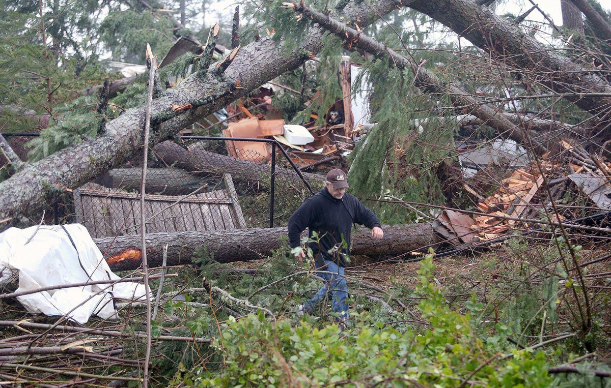 Rare Tornado In Washington Causes 'Catastrophic' Damage: Photos | Gig ...