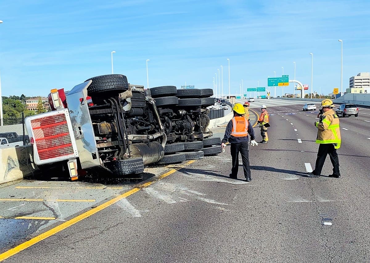 Overturned Dump Truck Causes Portions Of I 275 To Close Tampa Fl Patch