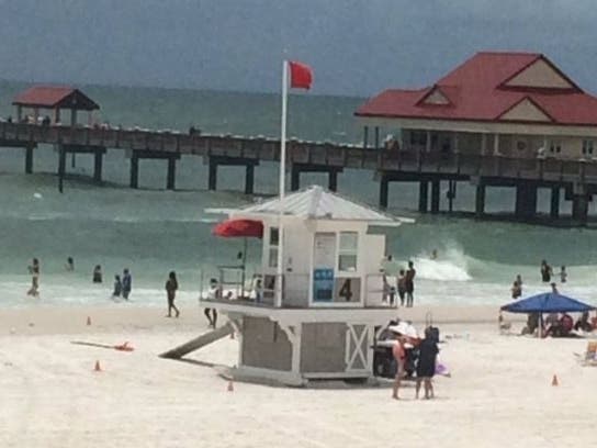 Man Dies 3 Days After Lightning Strike On Clearwater Beach | Clearwater ...