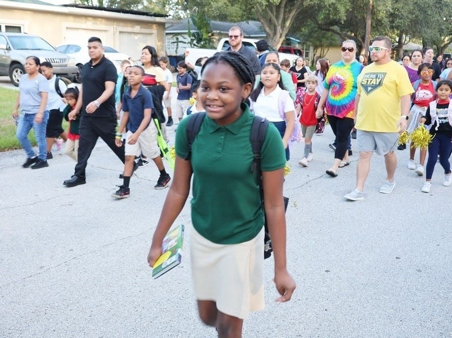Clearwater Police Help Ensure Students Arrive At School Safely ...