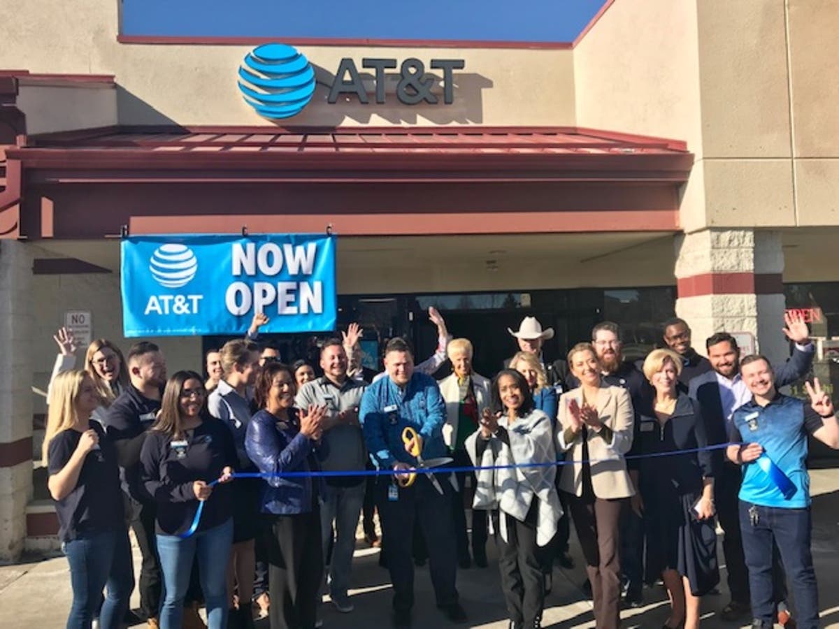 AT&T debuts new retail store design in Centennial | Denver, CO Patch