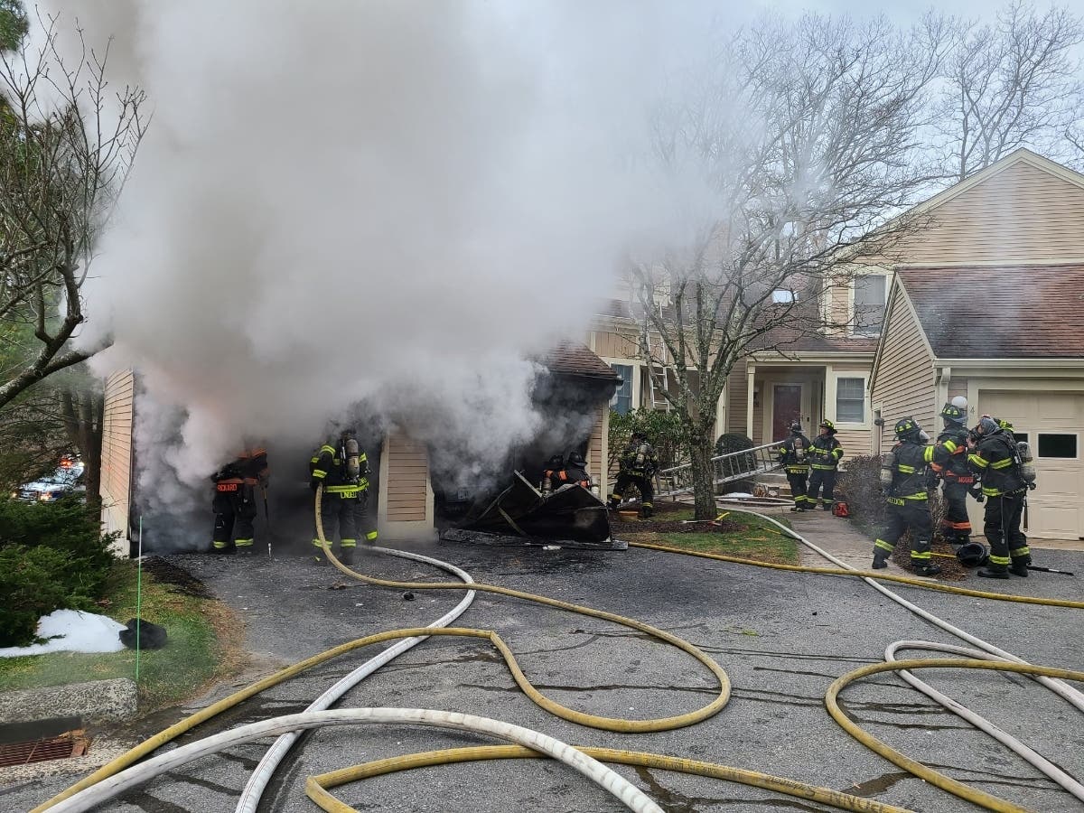 Family Displaced, 1 Critically Injured, In Danbury Townhouse Fire ...