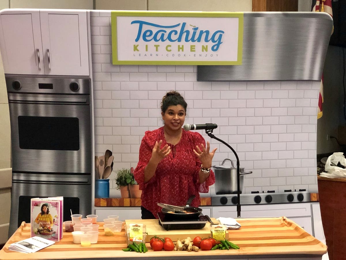 Celebrity Chef Aarti Sequeira Visits Upper West Side Seniors | Upper ...