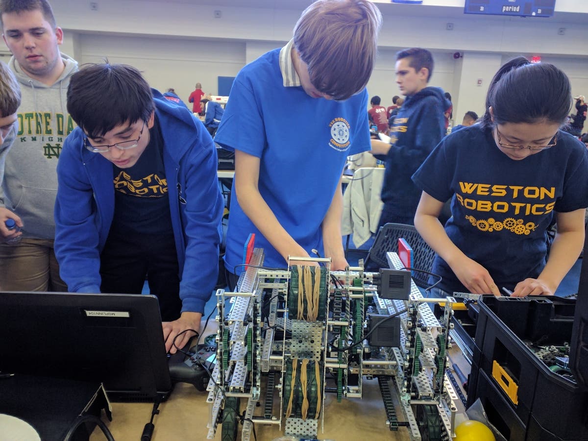 Weston Robotics Teams Head To New England Regional Championship ...