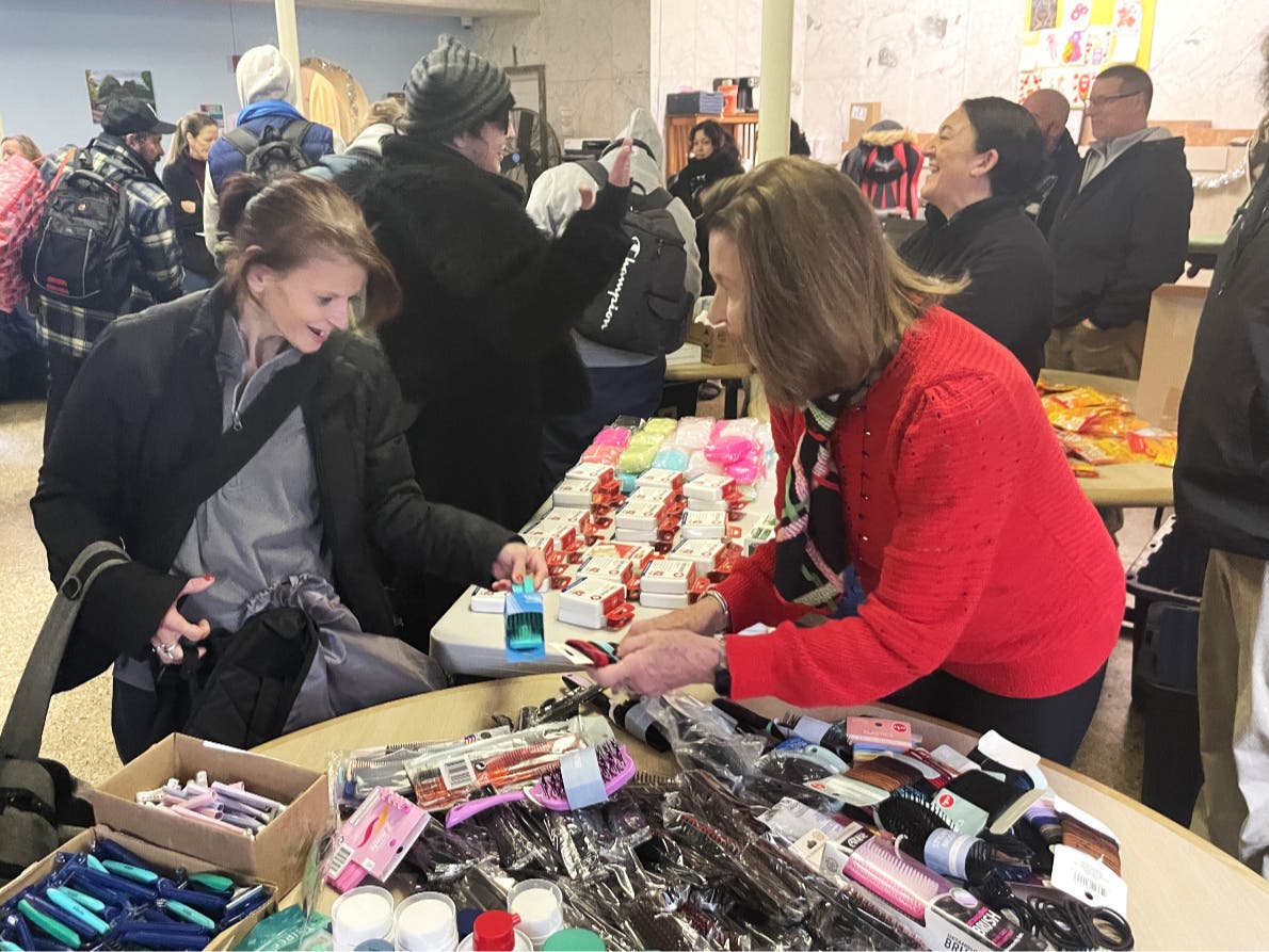 Lifebridge Backpack Program Delivers 100 Coats, Packs To Beverly, Salem ...