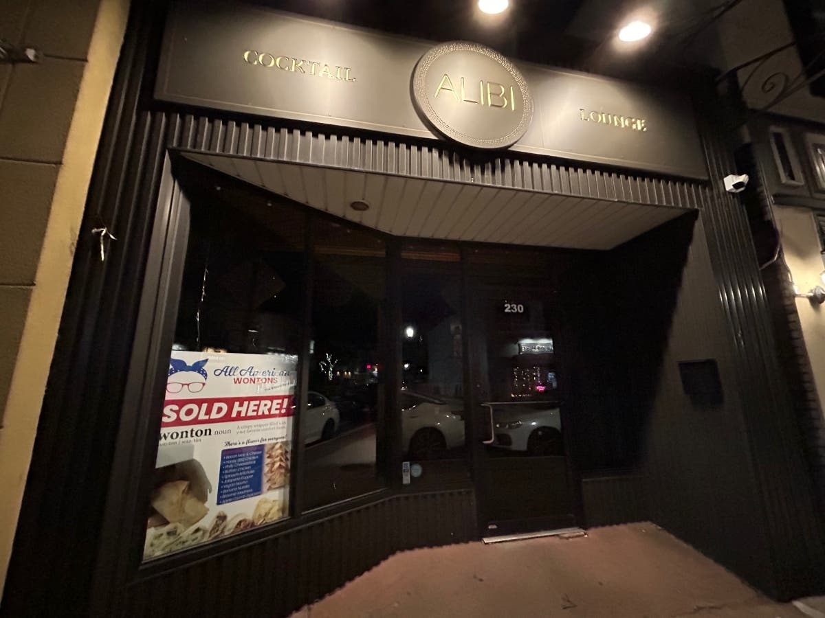 Alibi Lounge Of Farmingdale Teams With All American Wontons ...