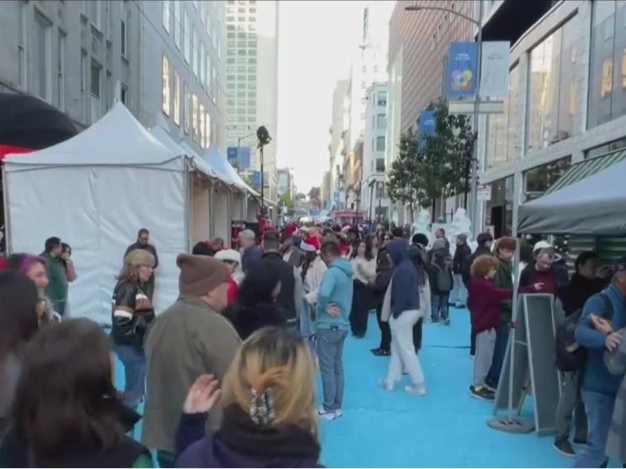 San Francisco's Union Square Sees Holiday Boost As Winter Walk Begins ...