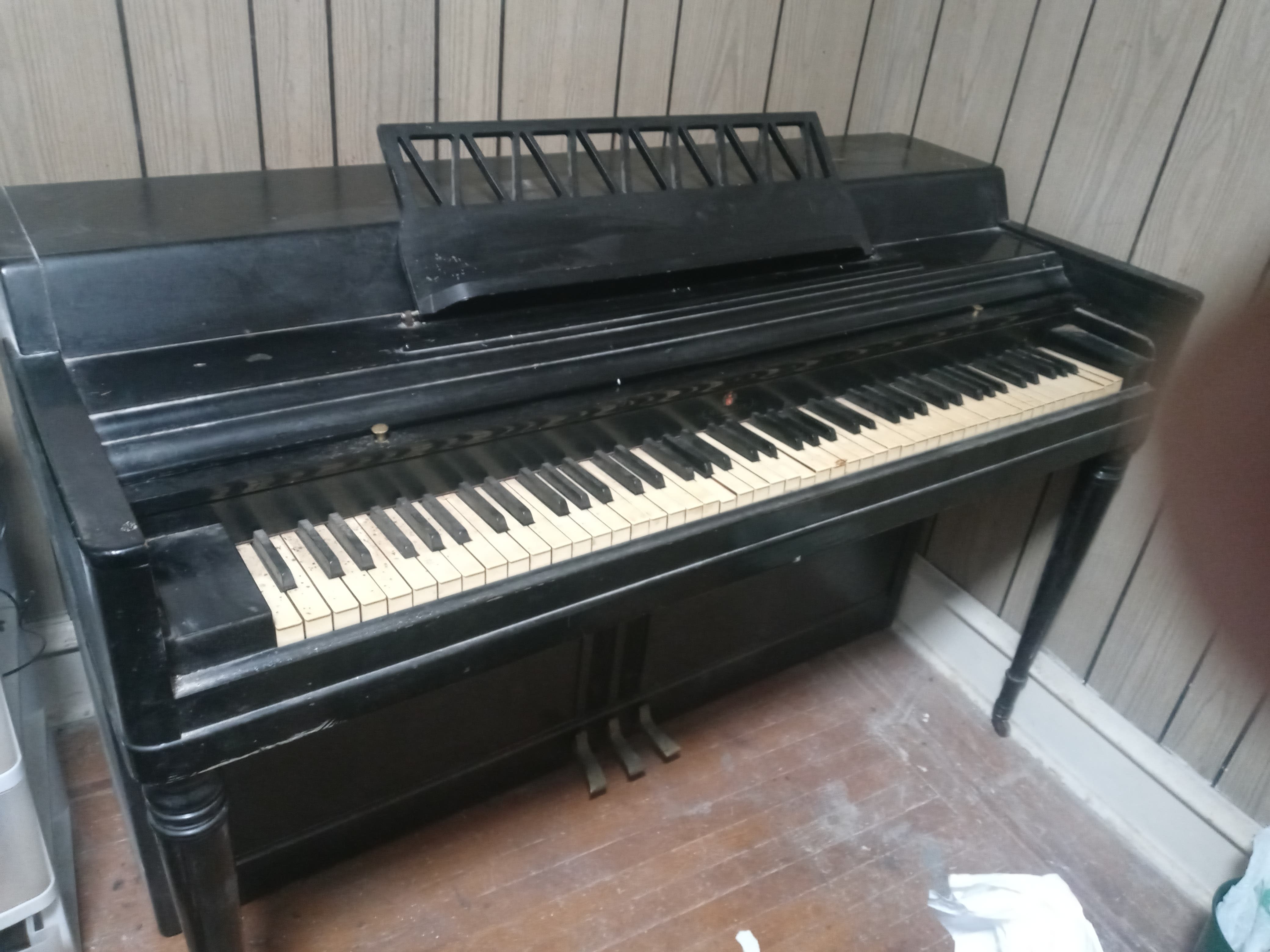 Free Wurlizer piano on 2nd floor - Chestnut Hill, PA Patch