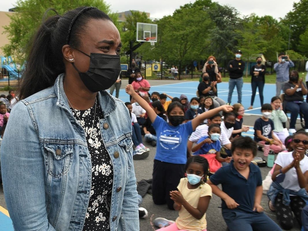DC Educator Wins $25K Milken Award For Helping Students Master Reading ...